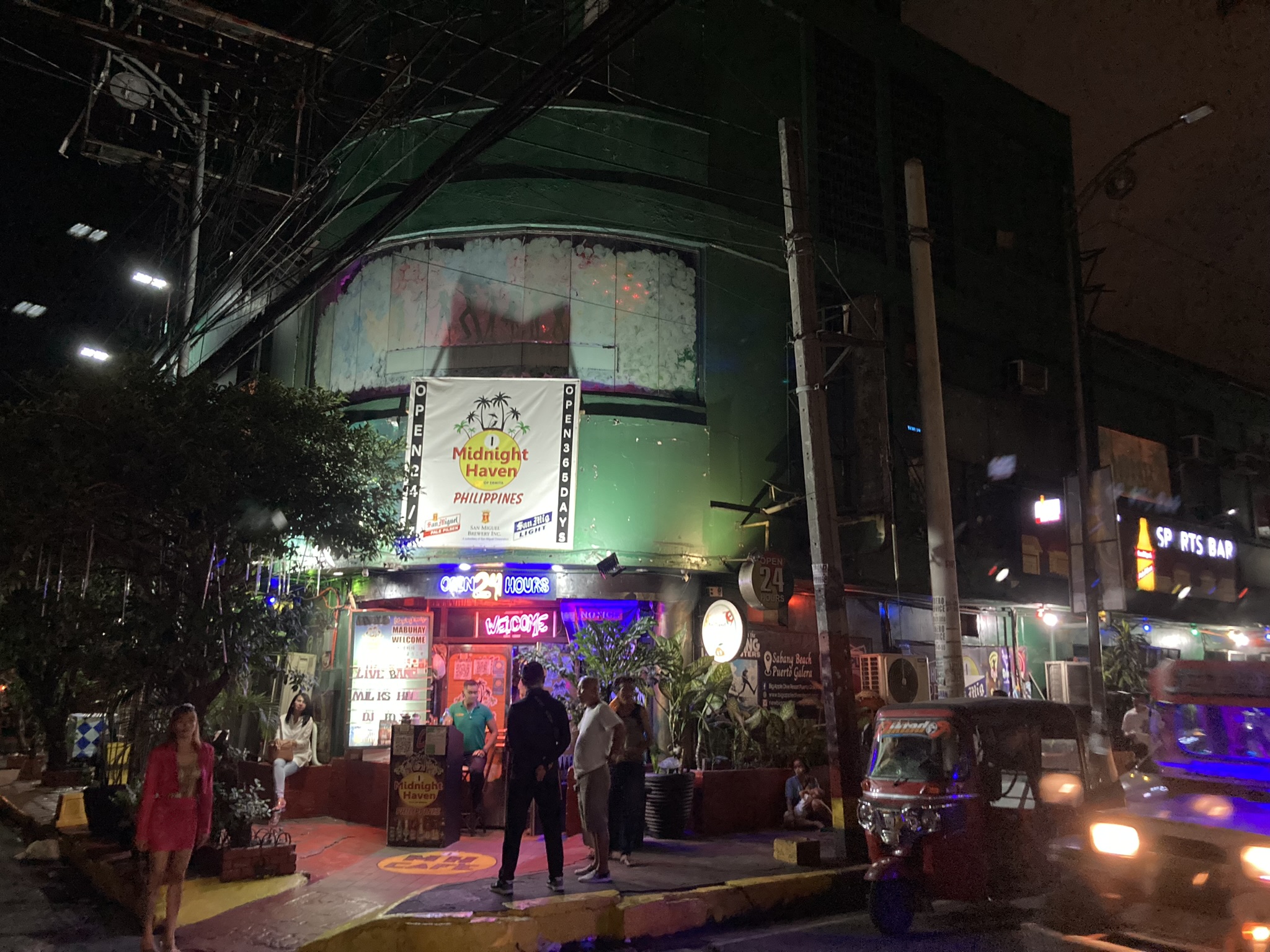 LA CafeがMidnight Havenへ店名変更 ー マニラ | ＠旅助ブログ 〜アジアの旅人〜